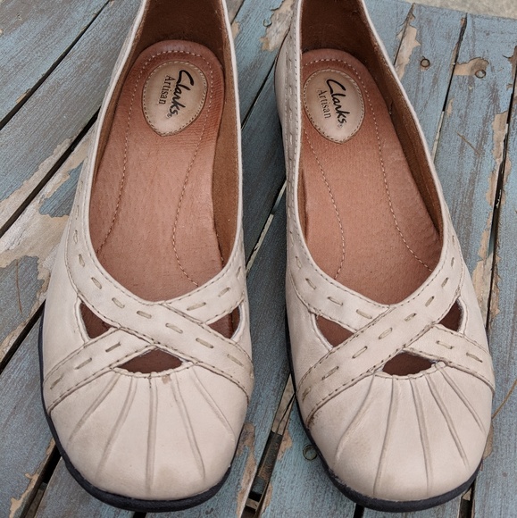 Clarks | Shoes | Clarks Artisan Beige Leather Slip On Shoes 75m | Poshmark